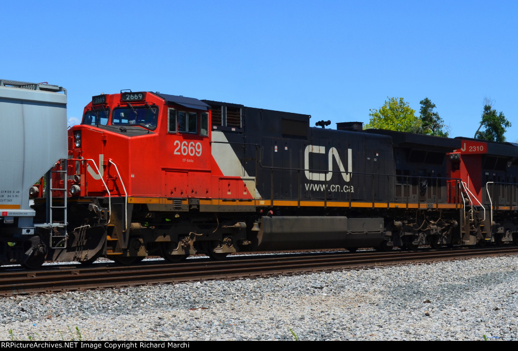 CN 2669